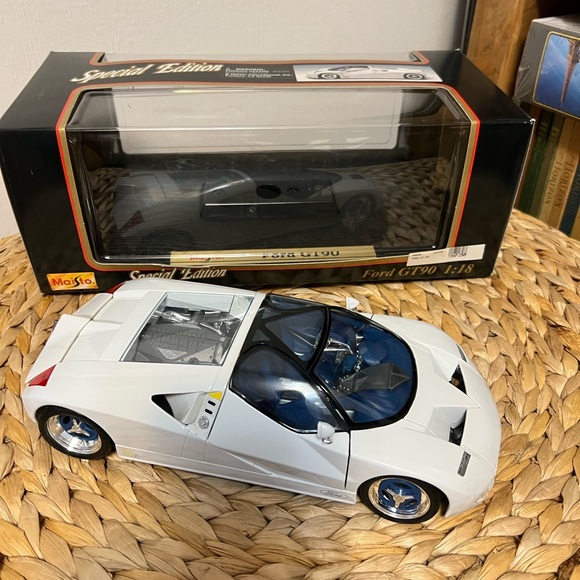 maisto | Accessories | Maisto Special Edition Ford Gt9 Diecast Vehicle ...